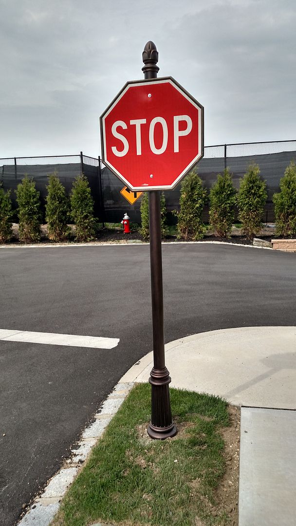 stop sign new 32 back - IMG_20160513_094536036_HDR.jpg Photo by ...